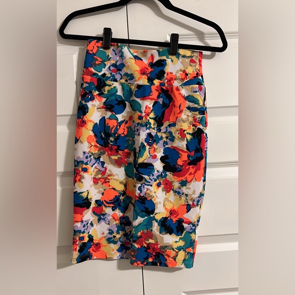 LuLaRoe | Skirts | Lularoe Bright Flowers Cassie | Poshmark
